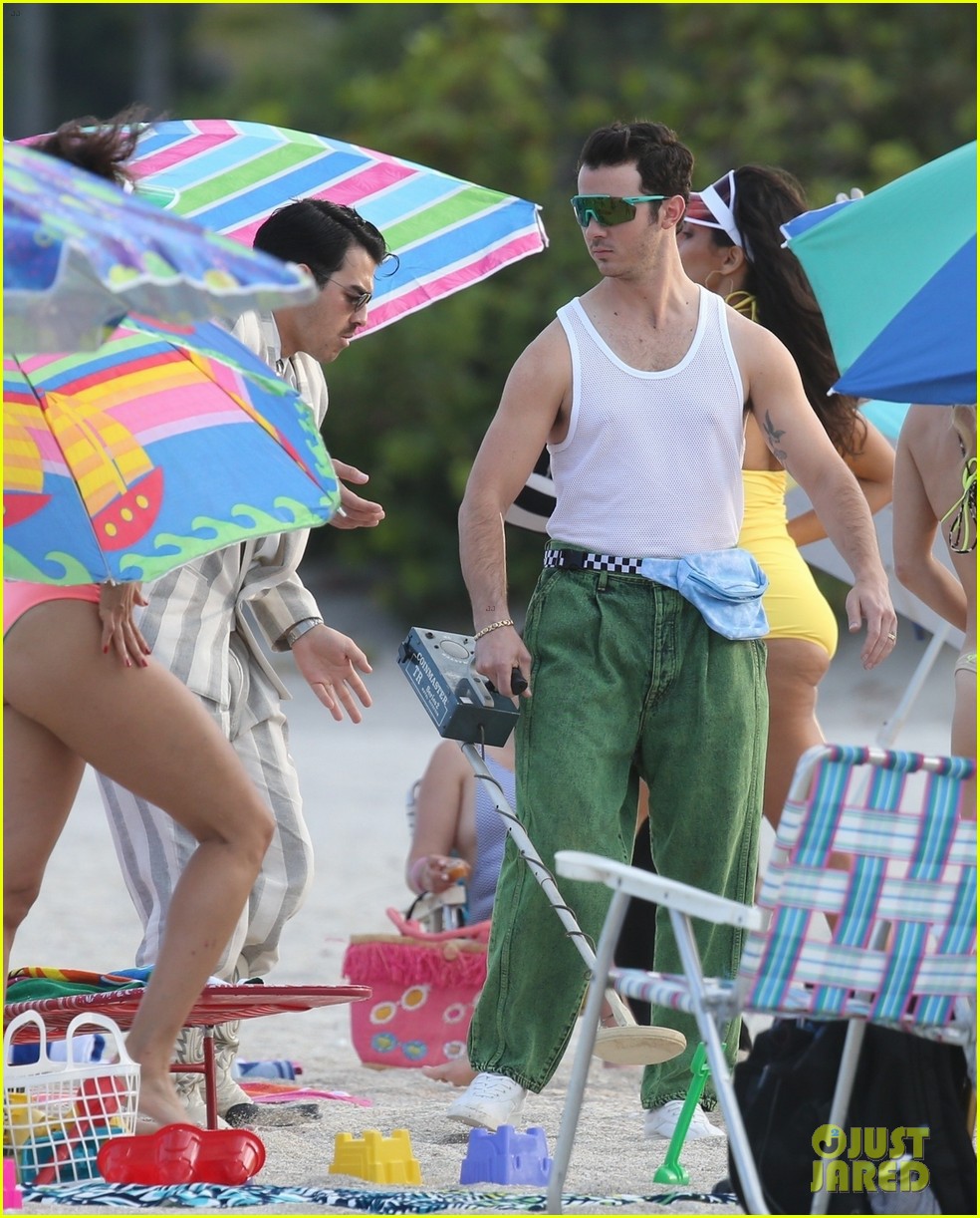 Nick & Kevin Jonas Film Their Music Video at the Beach! | Photo 1224684 ...