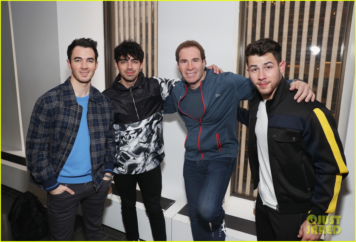 Jonas Brothers Have 40 New Songs Ready To Release | Photo 1219751 ...
