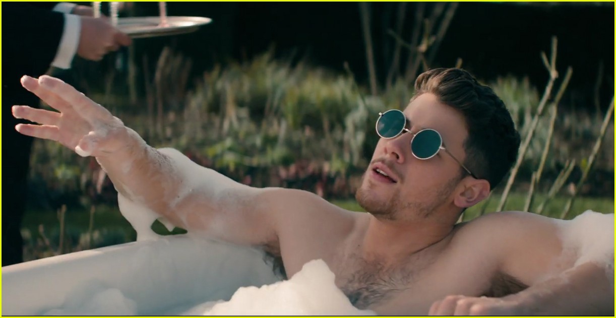 Jonas Brothers Drop 'Sucker' Video with Very Special Guests! | Photo ...