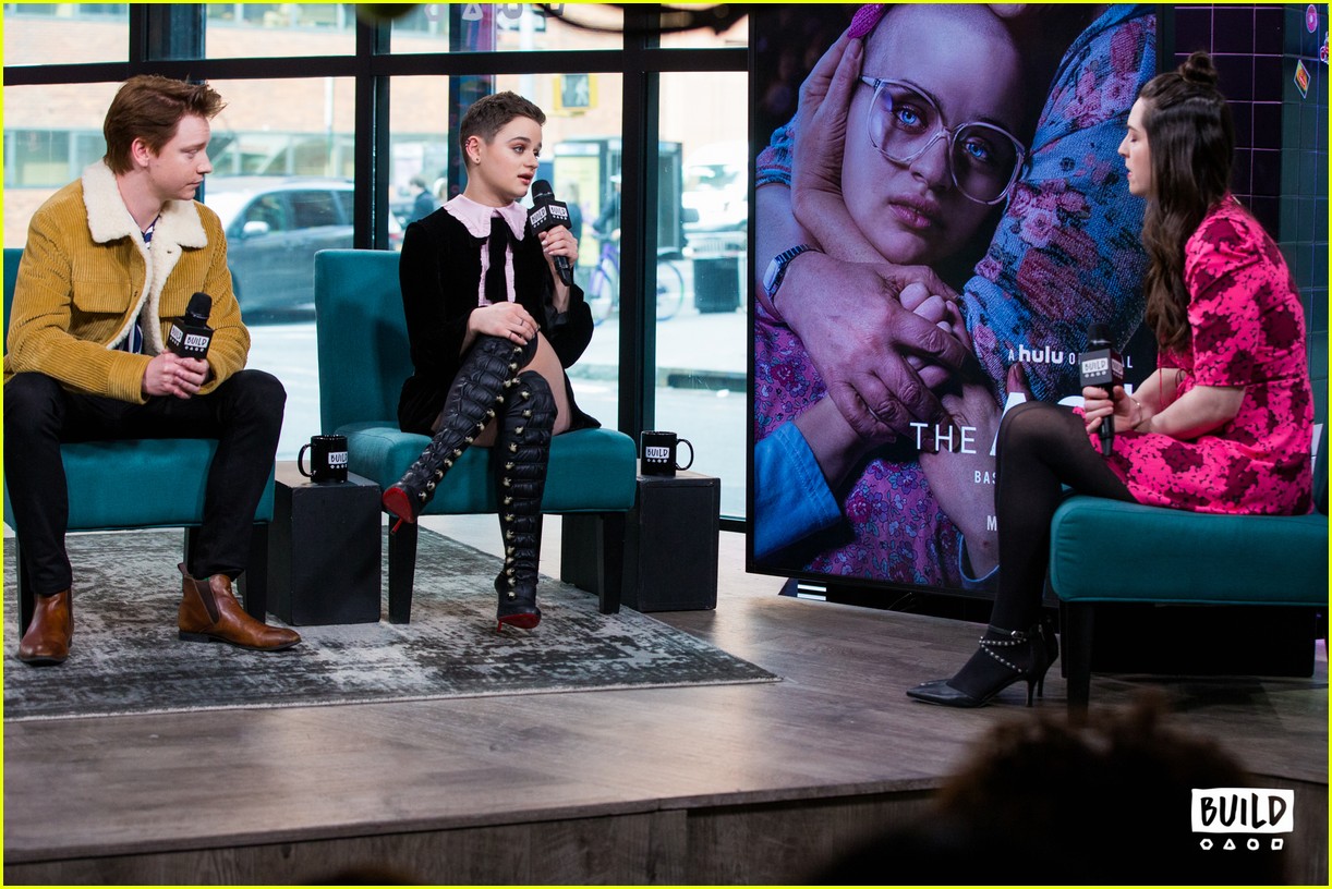 Watch Joey King Scare Calum Worthy During 'The Act' Press Day! | Photo ...