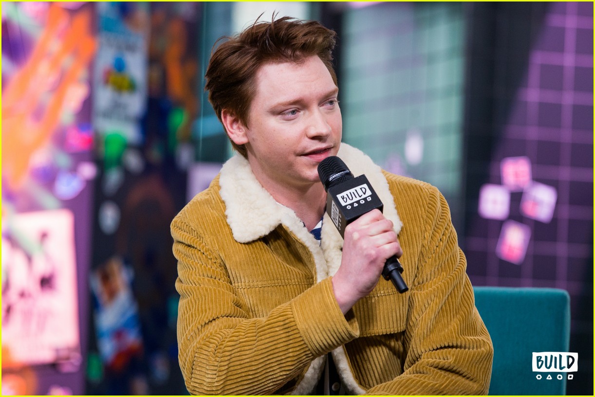 Watch Joey King Scare Calum Worthy During 'The Act' Press Day! | Photo ...