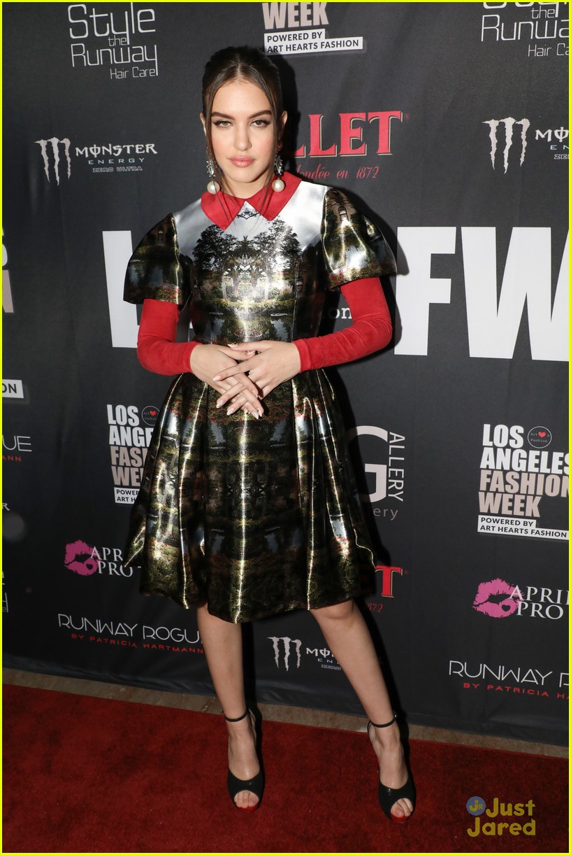 Lilimar Brings Art To Life on Her Dress During LA Fashion Week | Photo ...