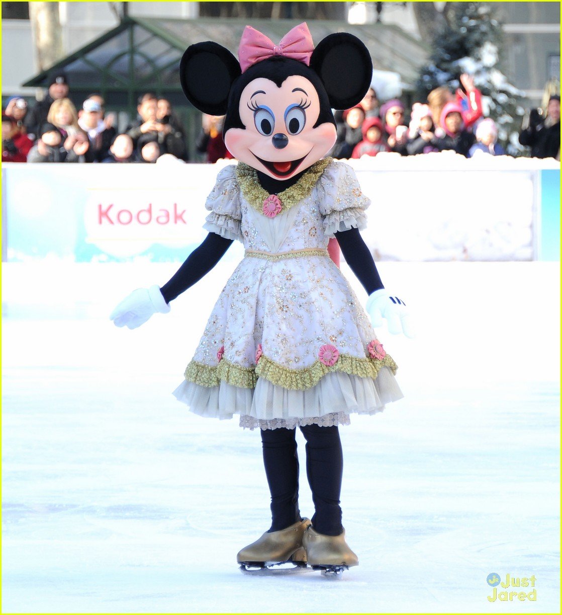 Minnie Mouse Launches Her Official Instagram! | Photo 1224145 - Photo ...