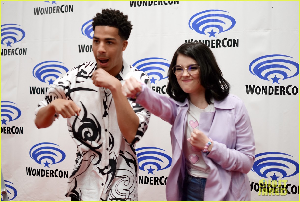 Netflix's 'She-Ra' Cast Unites for WonderCon 2019! | Photo 1225704 ...