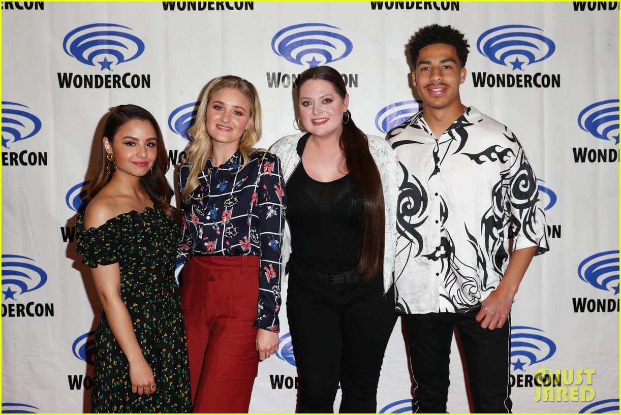 Netflix's 'She-Ra' Cast Unites for WonderCon 2019! | Photo 1225712 ...