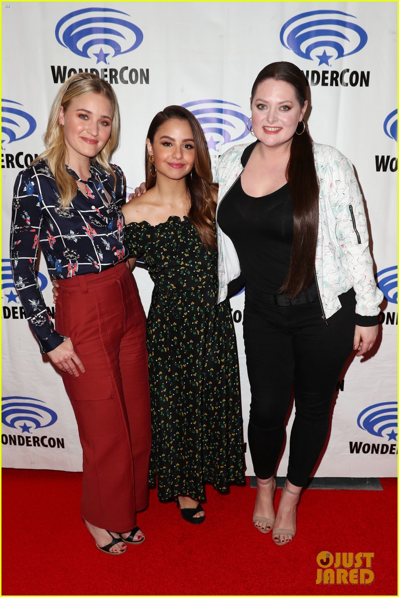 Netflix's 'She-Ra' Cast Unites for WonderCon 2019! | Photo 1225713 ...