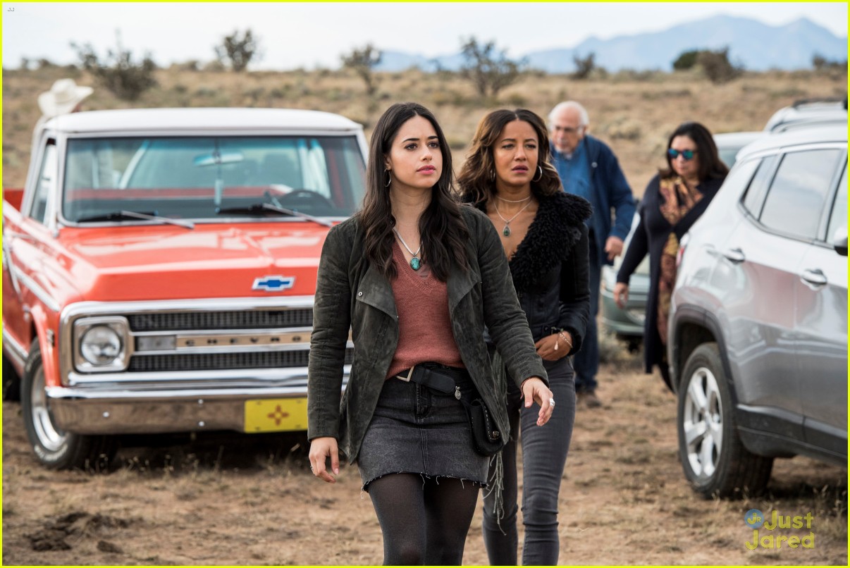 Original Liz, Shiri Appleby, Directed Tonight's Episode of 'Roswell ...