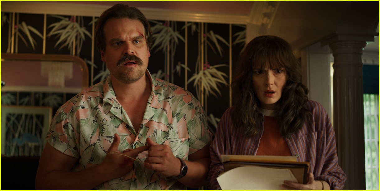 Everyone's Back in 'Stranger Things' Season 3 Trailer - Watch Here ...