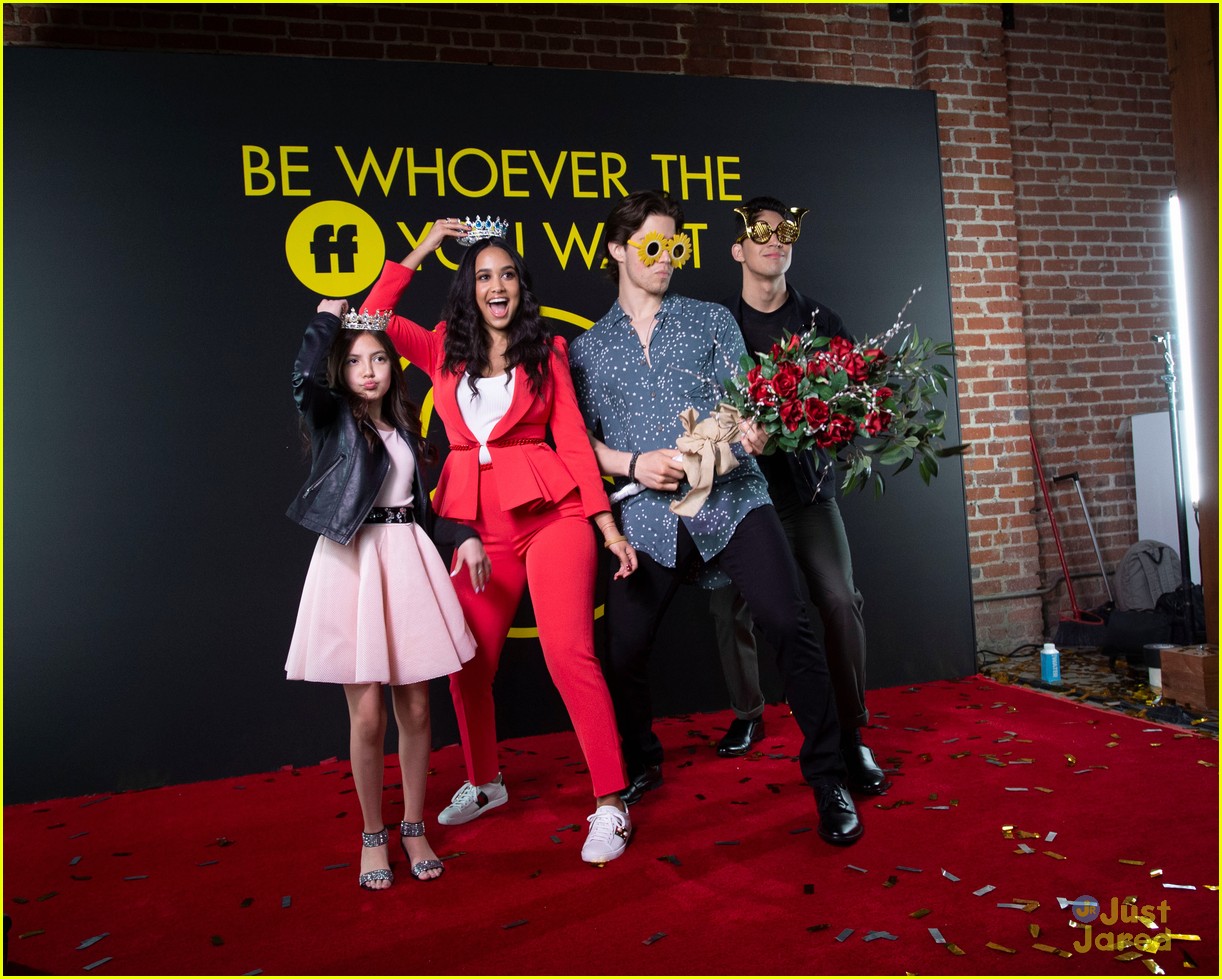 The 'Party of Five' Cast Threw An Actual Party at Freeform Summit 2019 ...