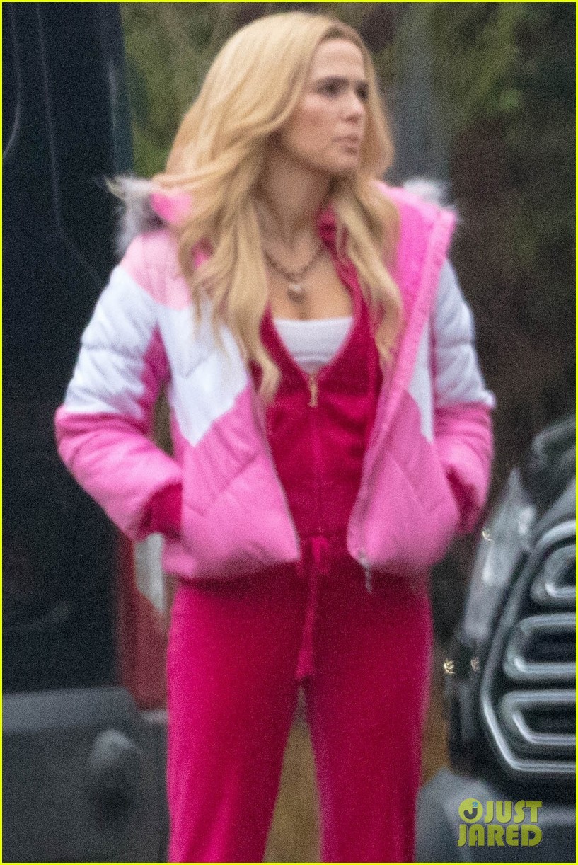 Zoey Deutch Spotted Filming Zombieland Sequel Photo 1221877 Photo Gallery Just Jared Jr