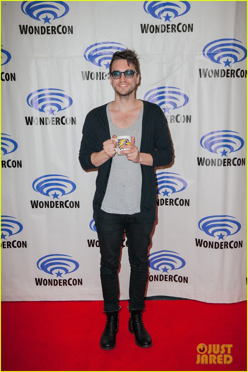 Full Sized Photo of the 100 stars tease spinoff wondercon 21 | Eliza ...