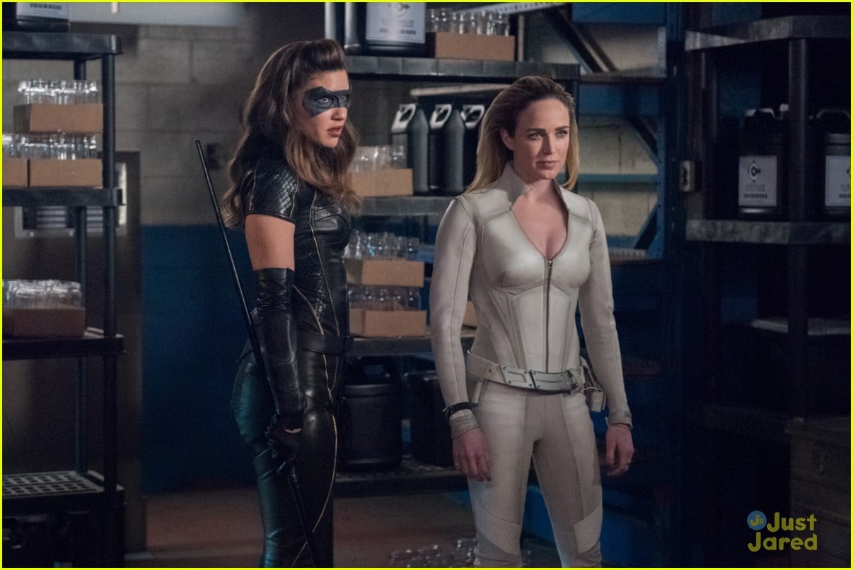 Caity Lotz Brings Sara Lance Back To Star City on 'Arrow' | Photo 1228929 - Photo Gallery | Just ...