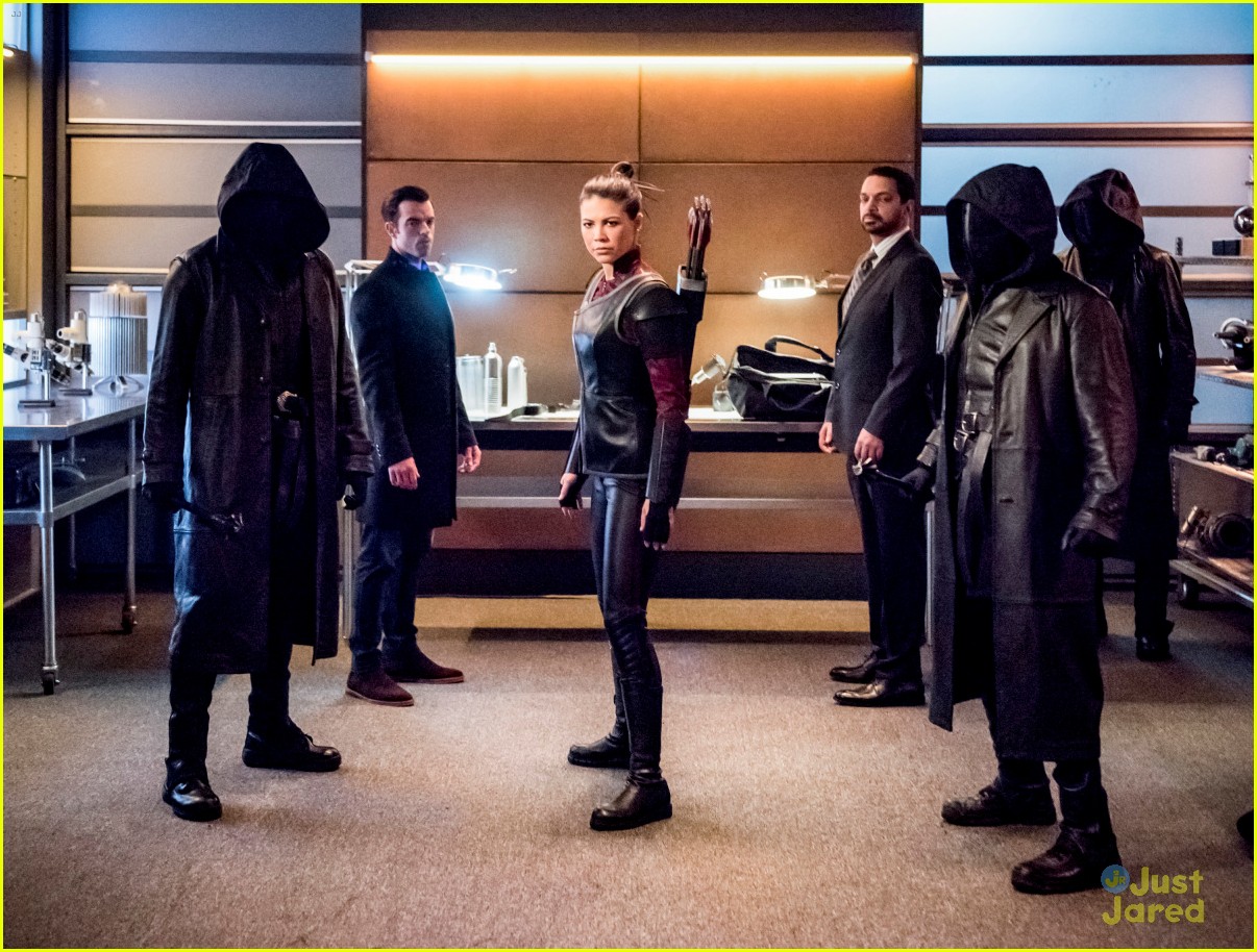 Arsenal Returns To Help Team Arrow on 'Arrow' Tonight | Photo 1231459 ...