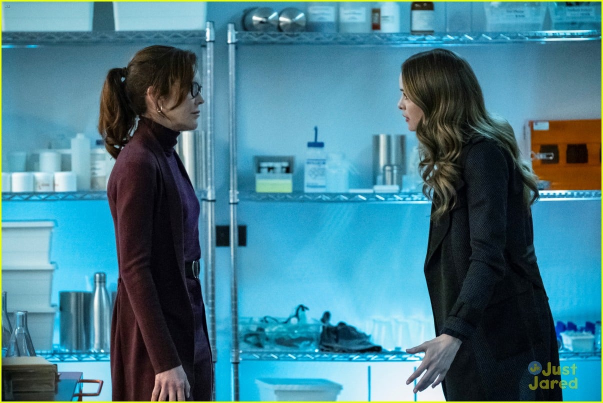 Barry & Iris Fight Over Taking Nora Back To The Future on 'The Flash ...