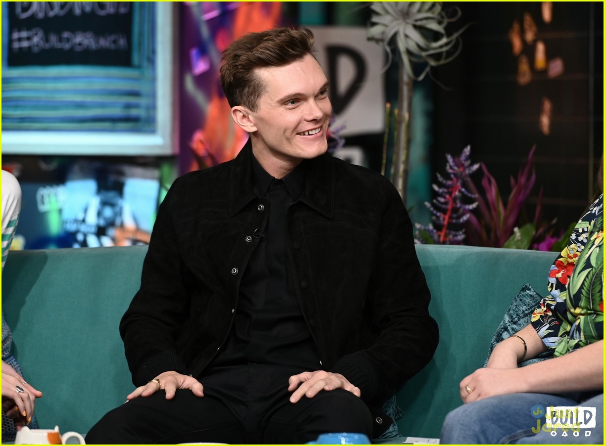 Luke Baines Dishes on 'Shadowhunters' Series Finale | Photo 1229584 ...