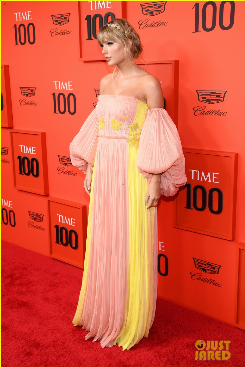 full-sized-photo-of-taylor-swift-wows-in-pastels-at-time-100-gala-14-taylor-swift-is-a-goddess