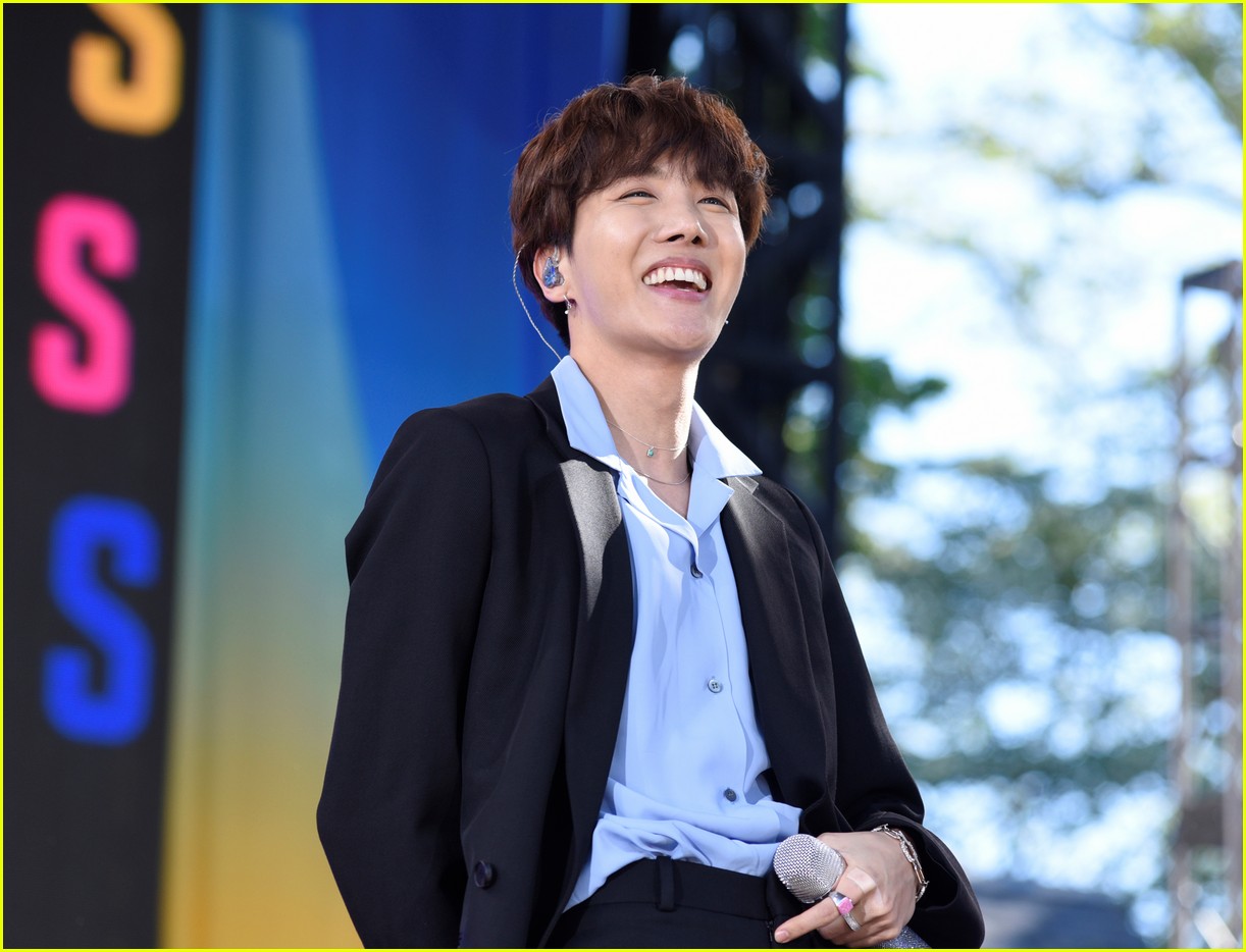 BTS Kick Off 'Good Morning America' Summer Concert Series - Watch Now ...