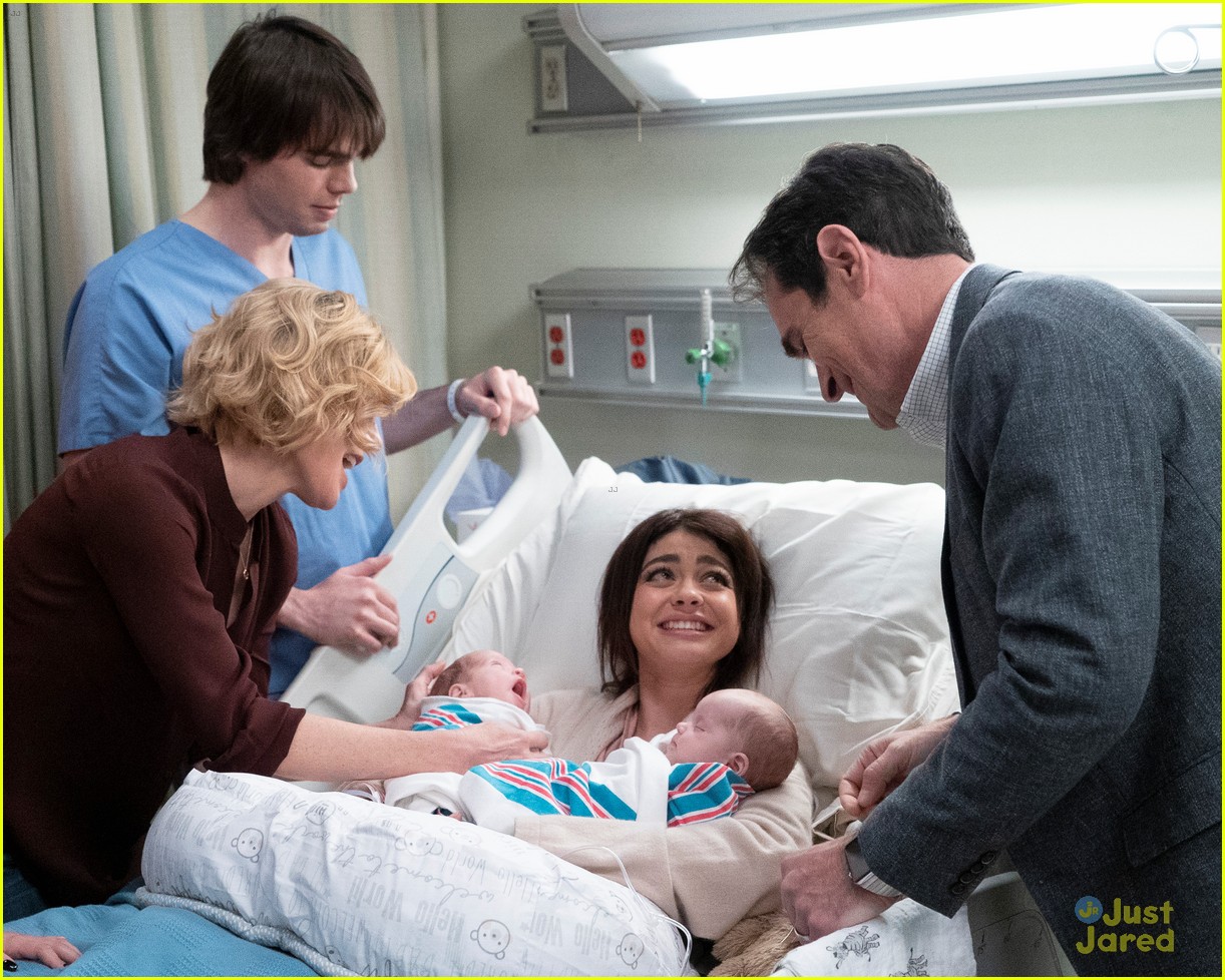 Haley & Dylan's 'Modern Family' Twins Get A Royal Announcement ...