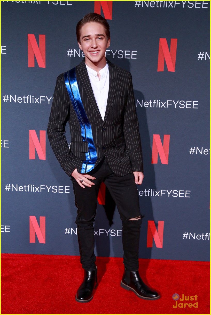 Kathryn Newton, Soni Bringas & Jessica Marie Garcia Turn Heads at ...