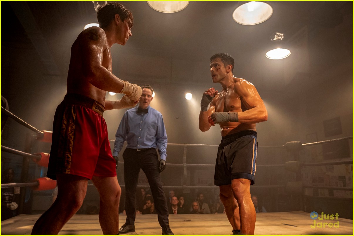 Archie Fights Hiram In The Boxing Ring on 'Riverdale' Tonight | Photo ...