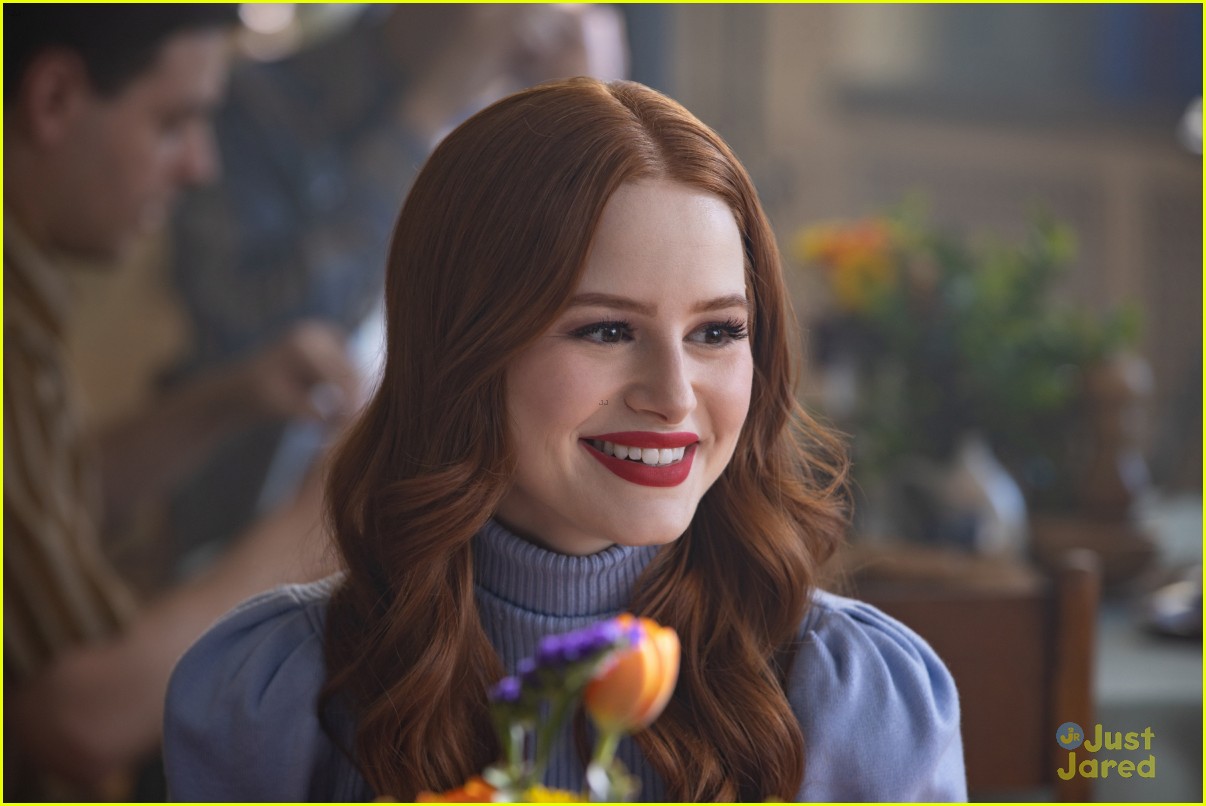 Archie Fights Hiram In The Boxing Ring on 'Riverdale' Tonight | Photo ...