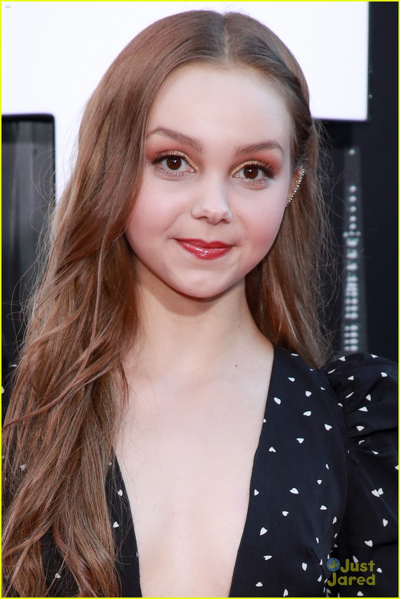 Full Sized Photo of savannah may late night la premiere 01 | Savannah May Steps Out in Style For ...