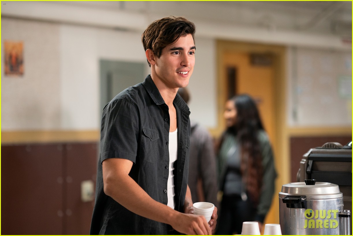 The Perfect Date's Odiseas Georgiadis Stars in New Netflix Series ...