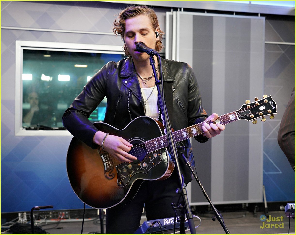 5 Seconds of Summer Credit Their Fans With Their Success | Photo ...