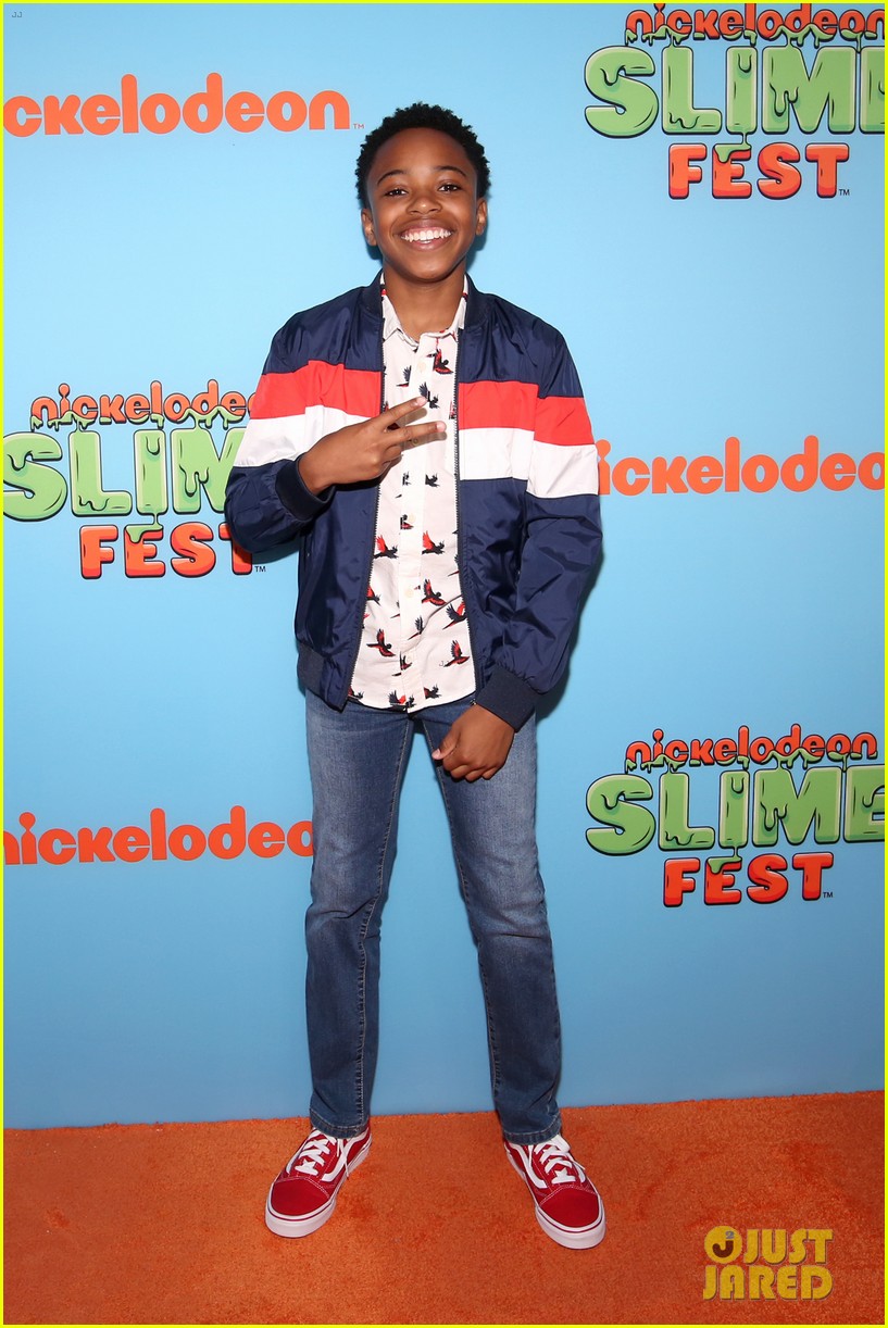 Annie LeBlanc & BFF Jayden Bartels Step Out For Slimefest in Chicago ...