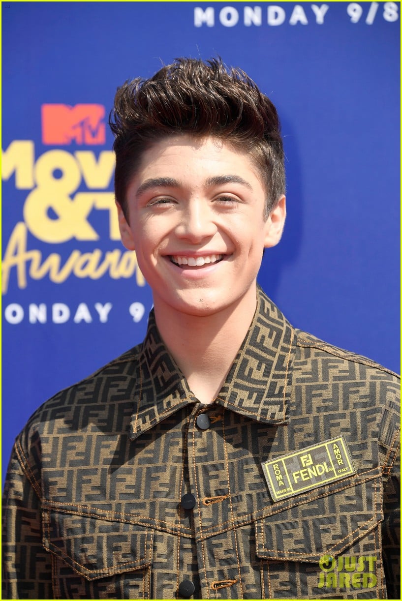 Asher Angel Gives Sneak Peek Inside MTV Movie & TV Awards 2019 | Photo ...