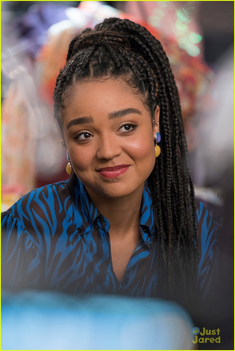 Kat & Jane Celebrate Sutton on 'The Bold Type's Season Finale | Photo ...