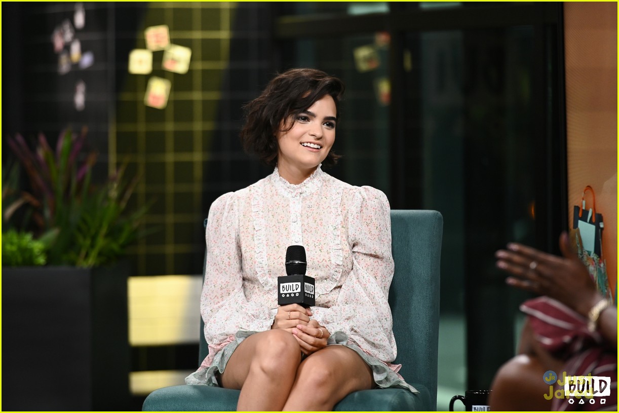 'Trinkets' Stars Odiseas Georgiadis & Brianna Hildebrand Promote The ...