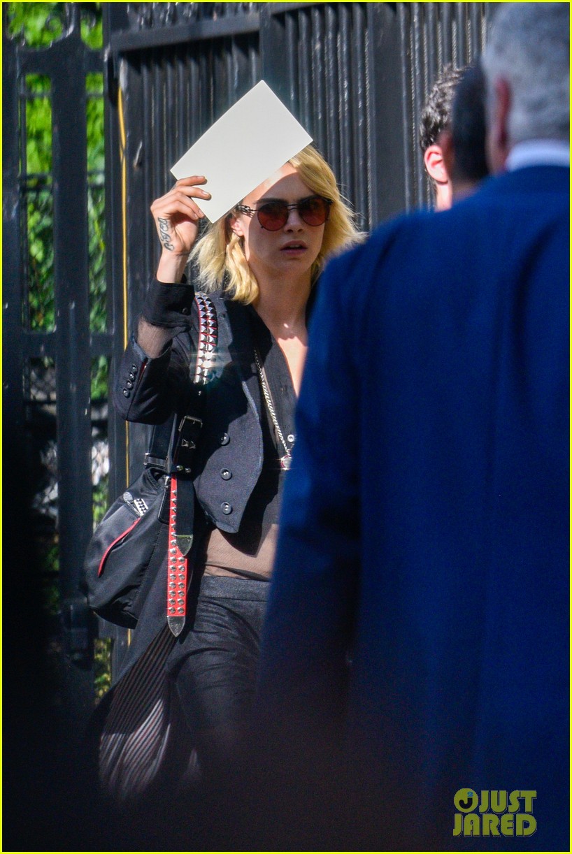 Cara Delevingne & Girlfriend Ashley Benson Are All Smiles at Zoe ...