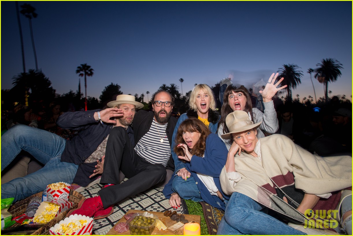 Kaitlyn Dever Checks Out 'Jaws' Screening at Cinespia | Photo 1244394 ...