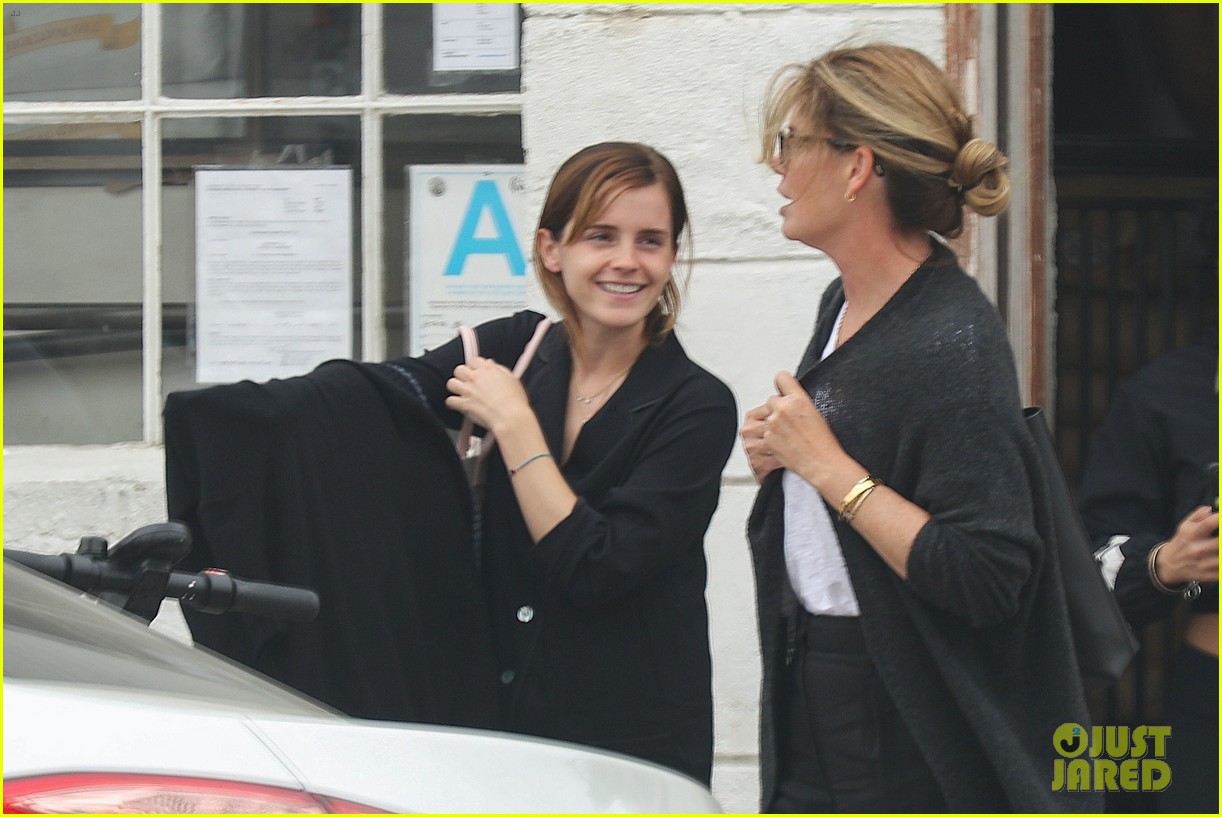 Emma Watson's 'Little Women' Co-Star Raves About Working With Her ...