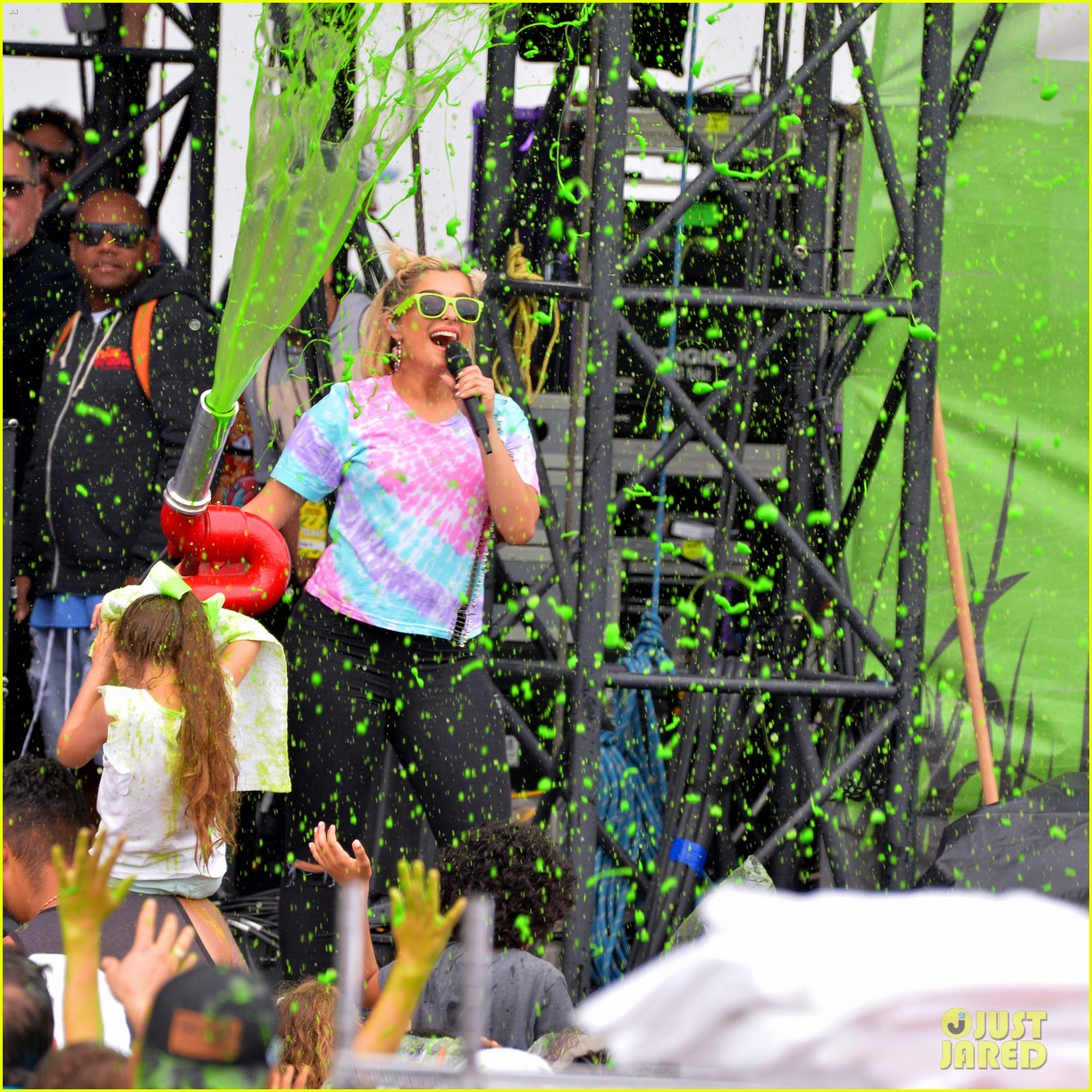 Full Sized Photo of jojo siwa takes the stage at slimefest 31 | JoJo ...