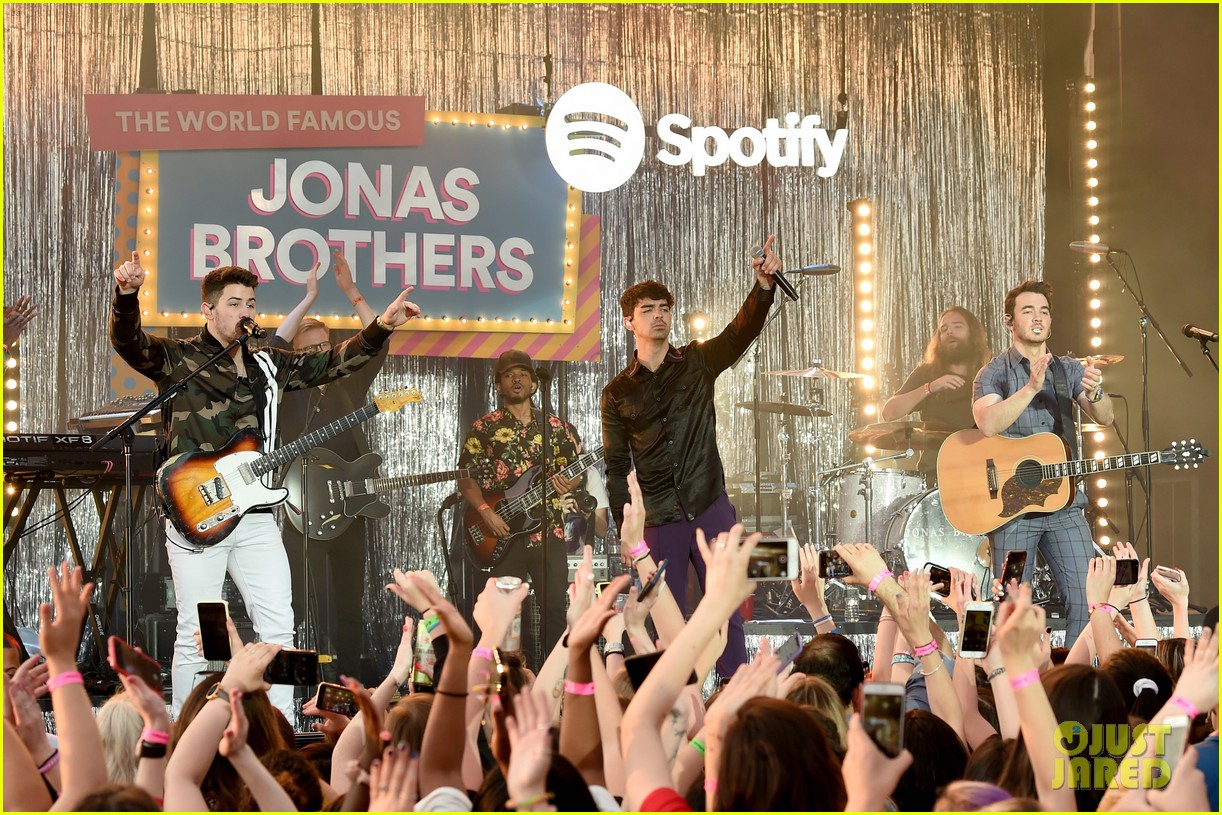 Jonas Brothers Release 'Happiness Begins' Album Stream & Download - Listen Now! | Photo 1241029 ...