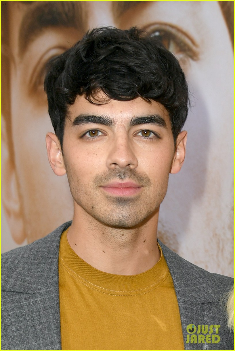 Jonas Brothers Premiere 'Chasing Happiness' with the J Sisters! | Photo ...