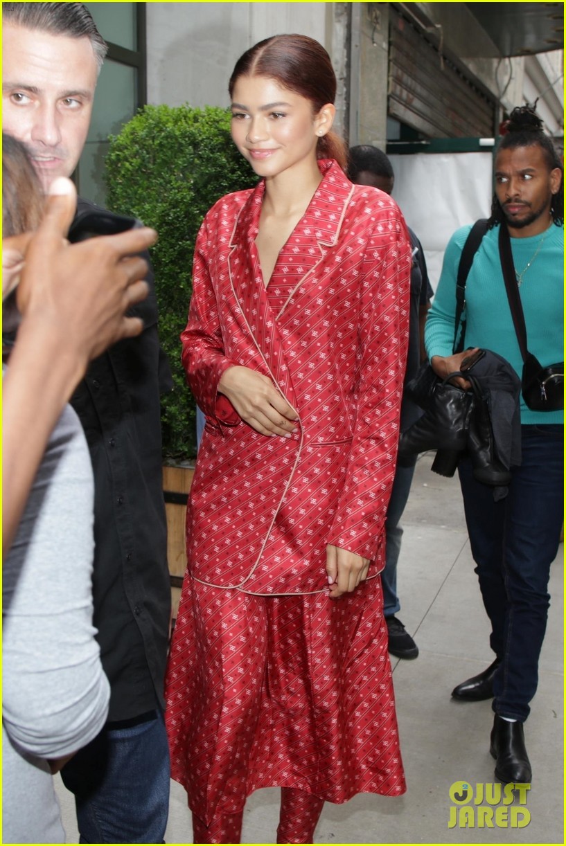 Zendaya Reveals Her Character MJ 'Melts' A Little Bit in 'Spider-Man ...