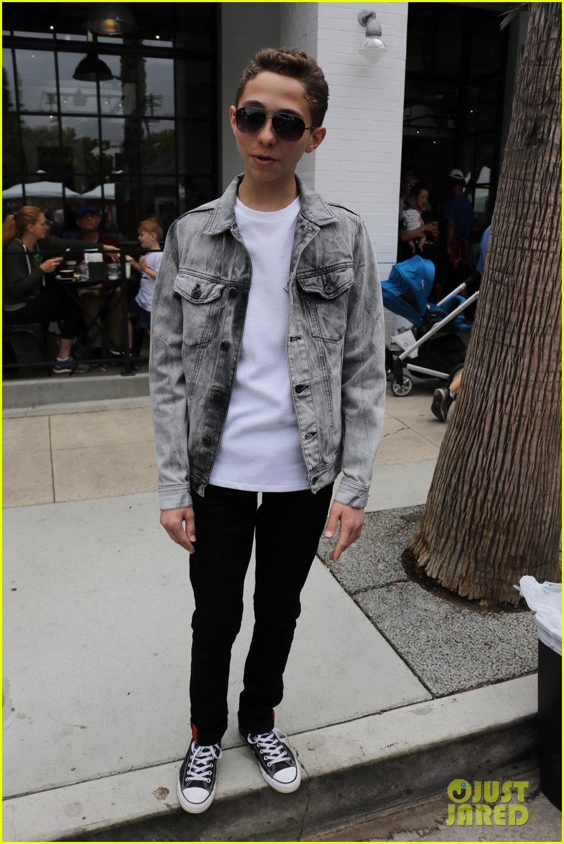 Full Sized Photo of ryan alessi farmers market 03 | 'All That' Star ...