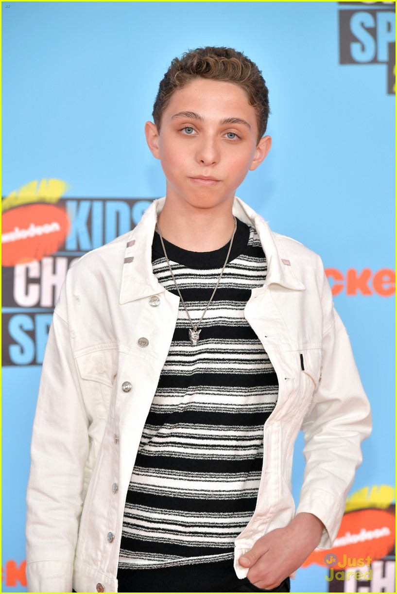 Chloe Kim & Toby Miller Couple Up on Kids' Choice Sports Awards 2019 ...