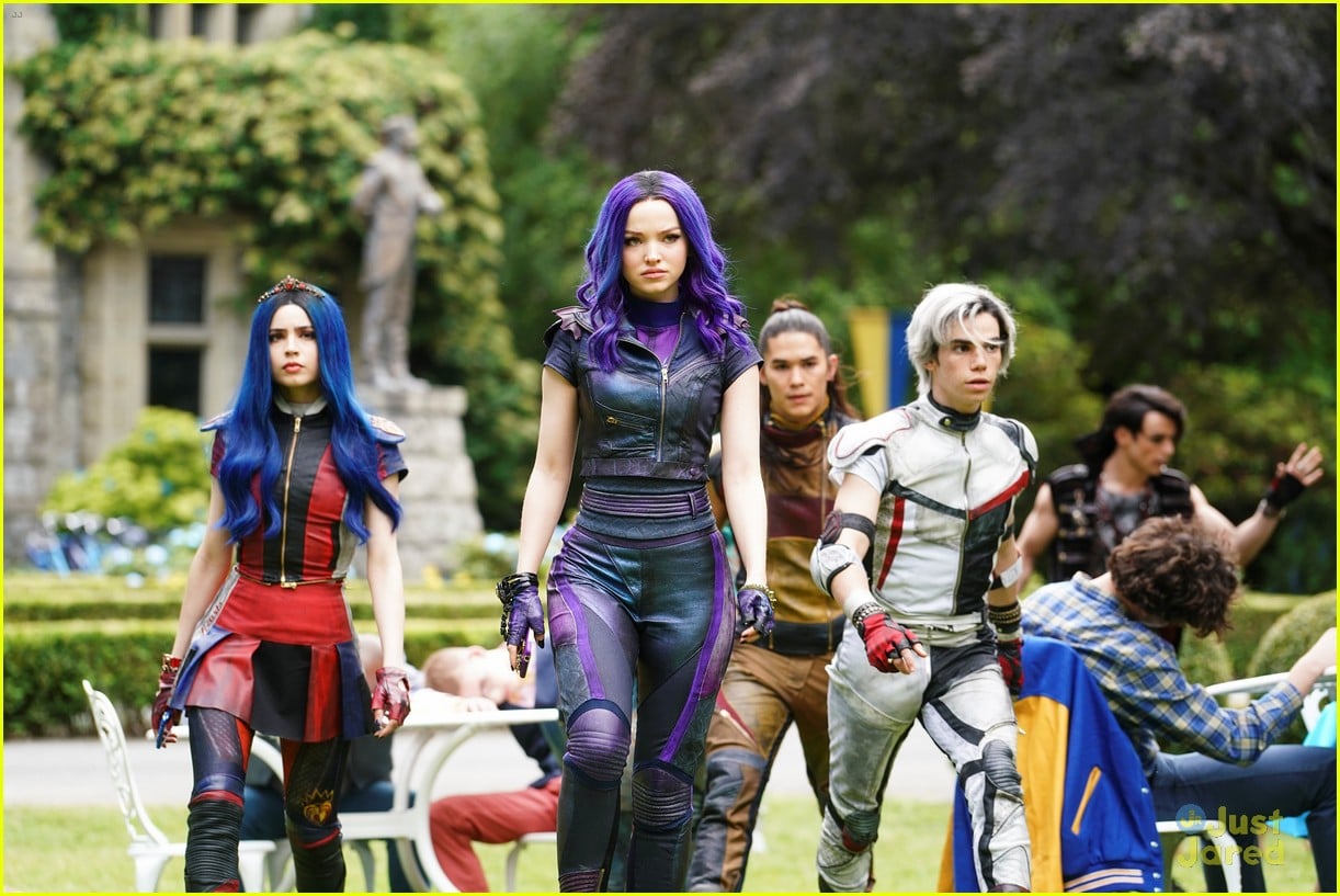 Disney Releases Tons of New Pics From 'Descendants 3' Featuring Cameron ...