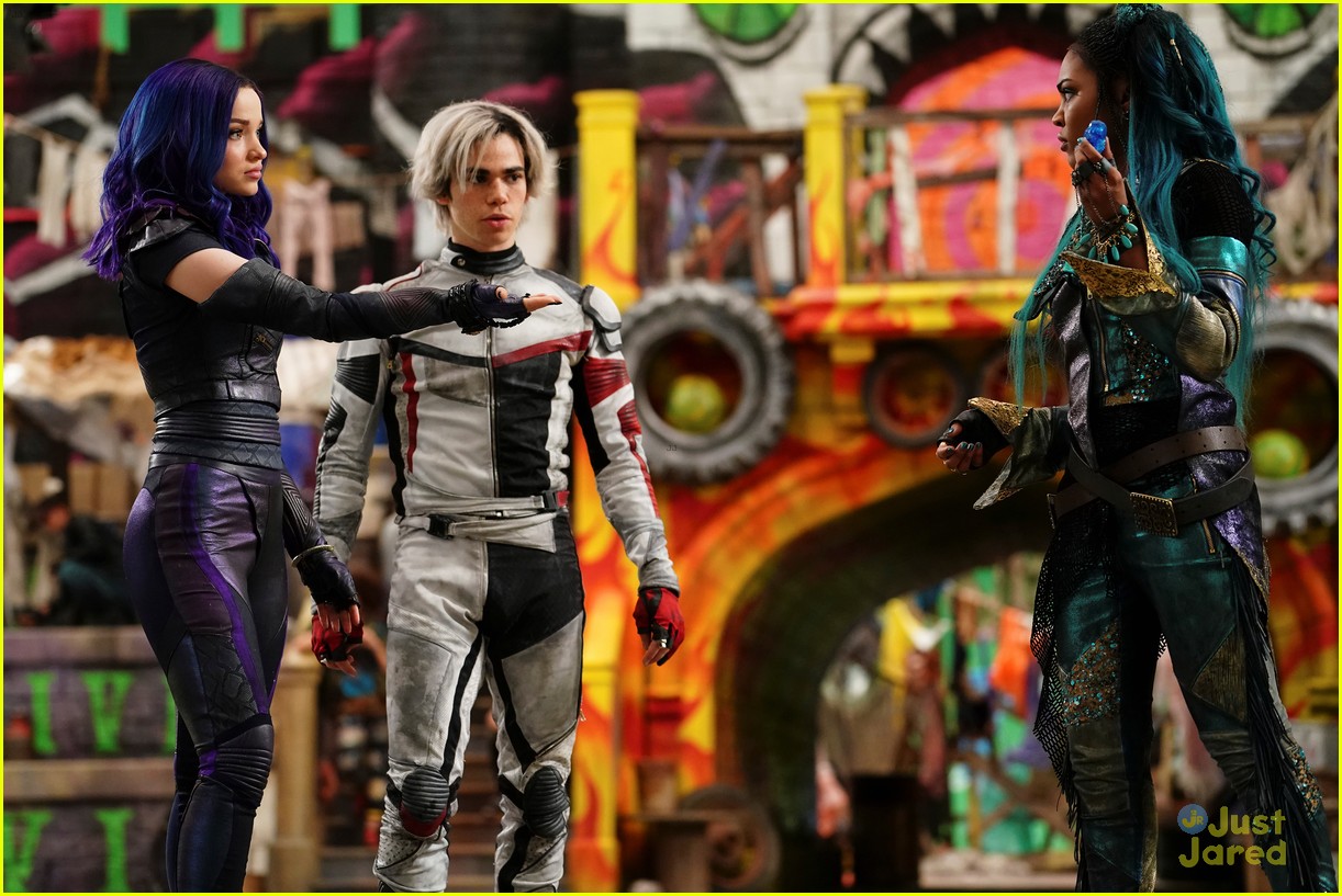 Disney Releases Tons of New Pics From 'Descendants 3' Featuring Cameron ...
