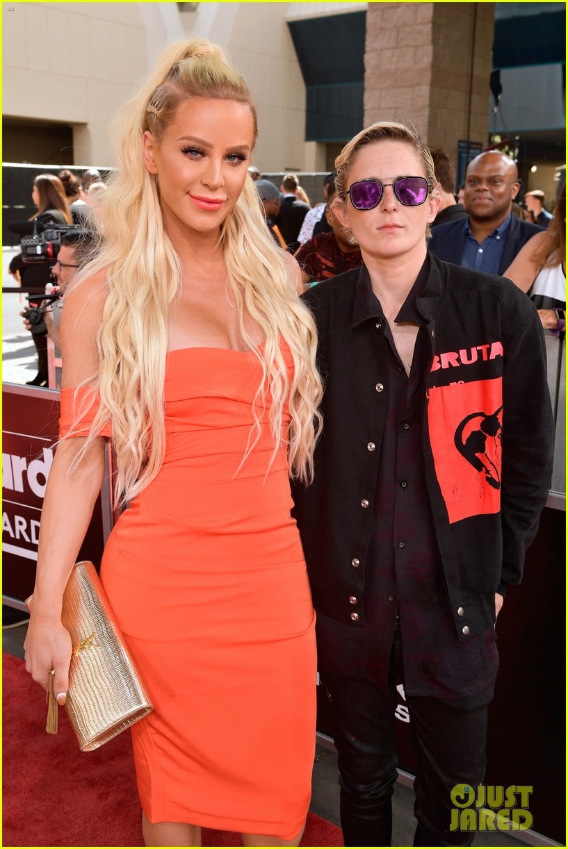 Gigi Gorgeous Is Married! YouTube Star Ties the Knot with Nats Getty ...