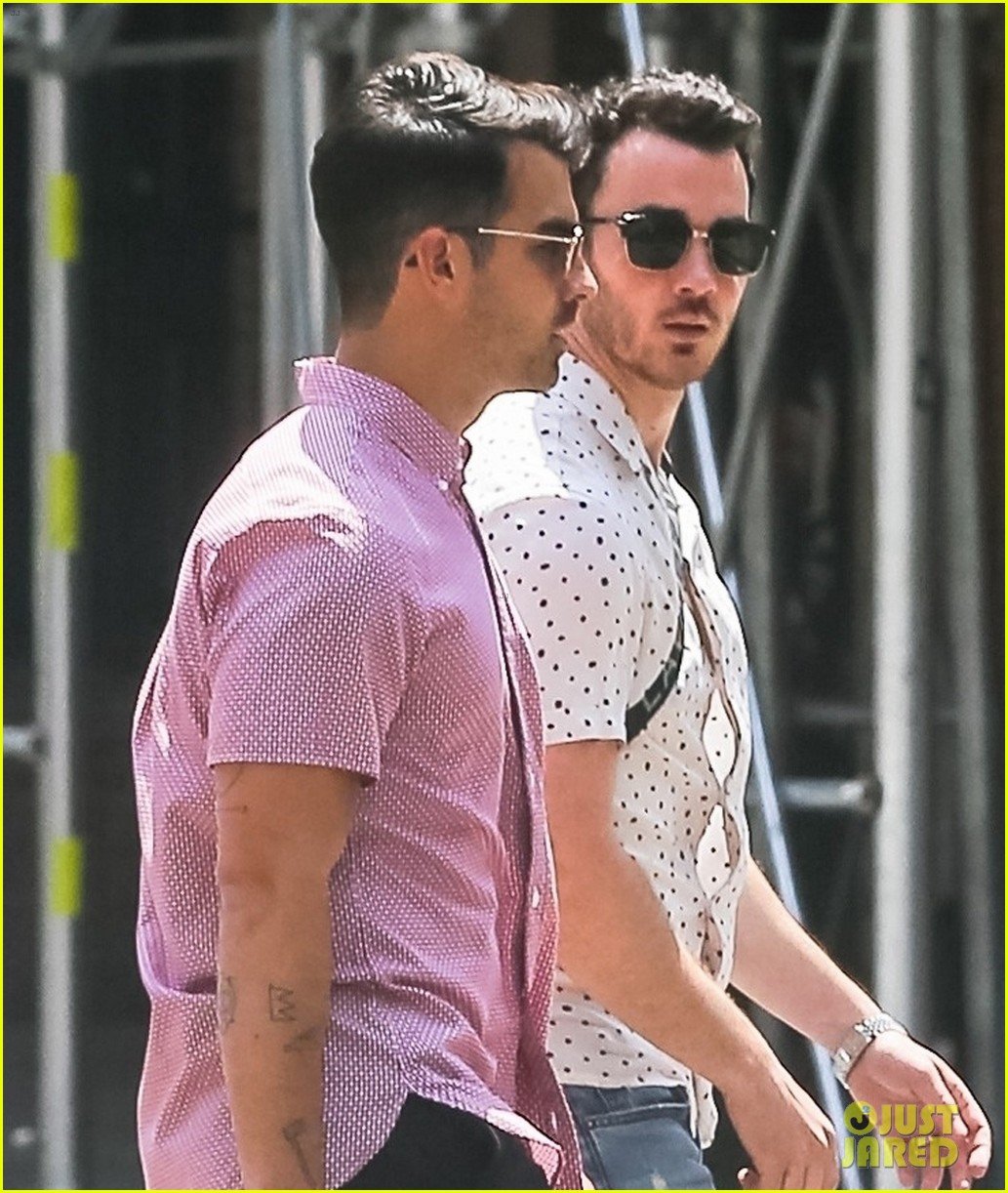 2/3 of the Jonas Brothers Are Burnin Up in NYC Heat Wave! | Photo ...
