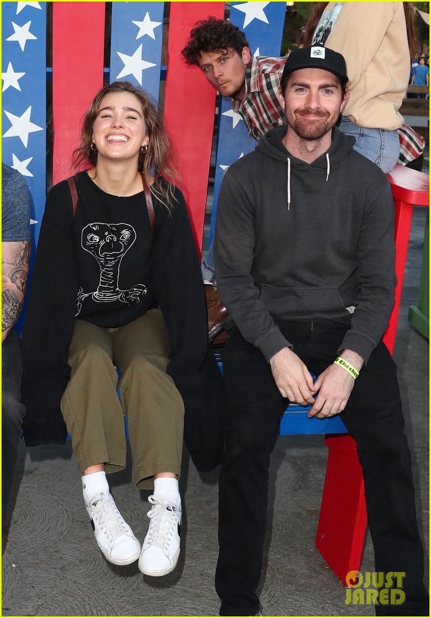 Haley Lu Richardson, Brett Dier, & Keegan Allen Get Silly at Knott's ...