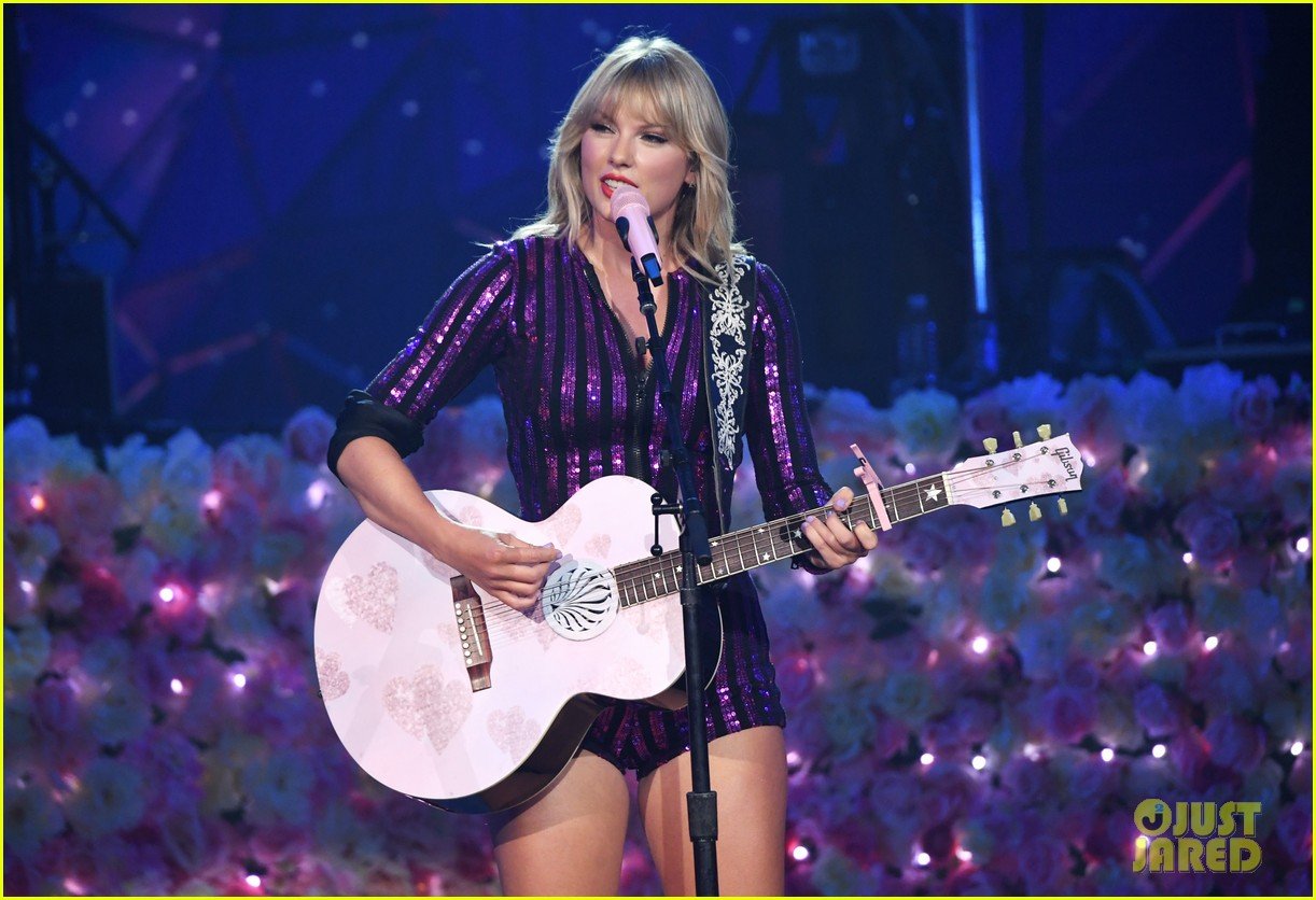 Taylor Swift Headlines Prime Day Concert for Amazon! | Photo 1247428 ...