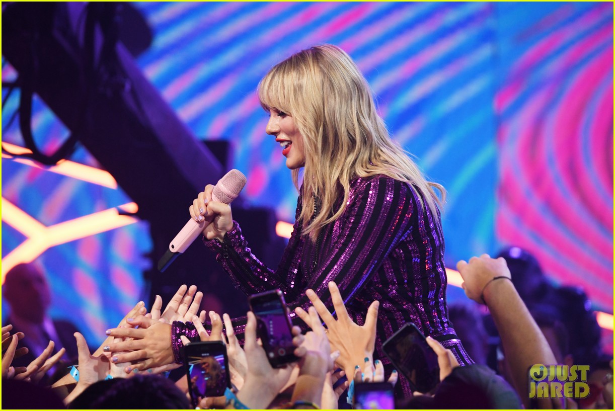 Full Sized Photo of taylor swift amazon prime day concert 13 | Taylor ...