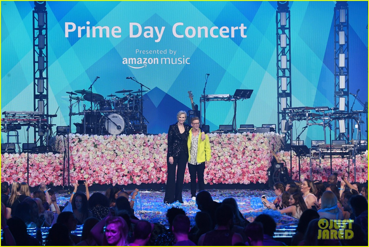 Full Sized Photo of taylor swift amazon prime day concert 25 | Taylor ...