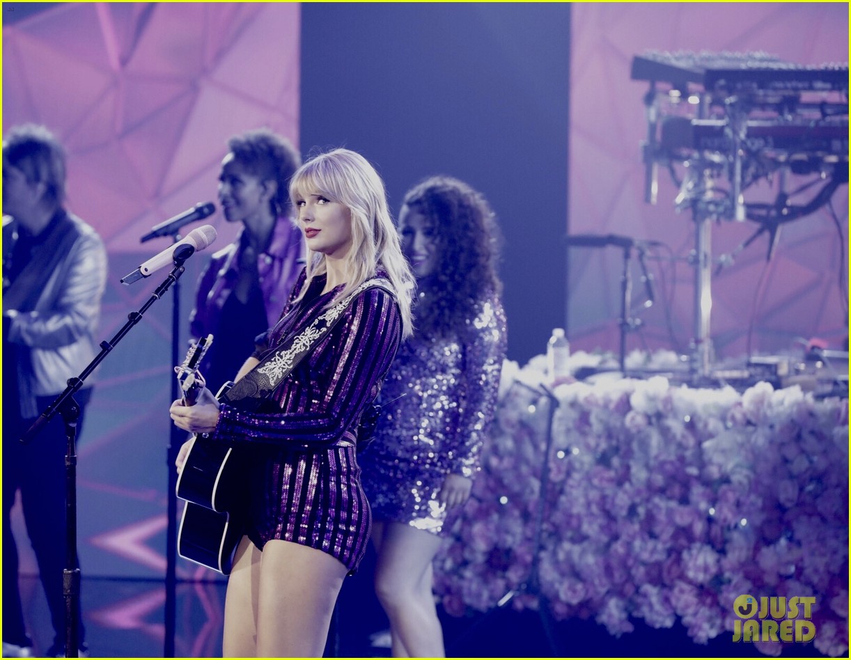 Taylor Swift Headlines Prime Day Concert for Amazon! | Photo 1247452 ...
